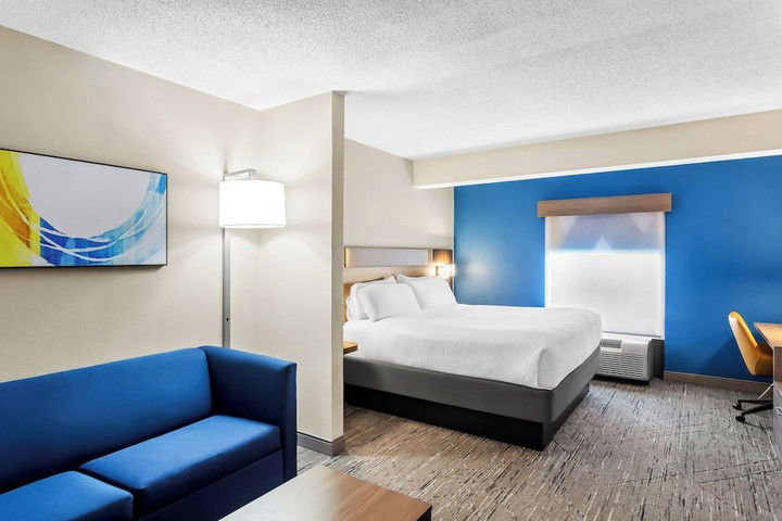 Holiday Inn Express & Suites Charleston-southridge By Ihg - Charleston, WV