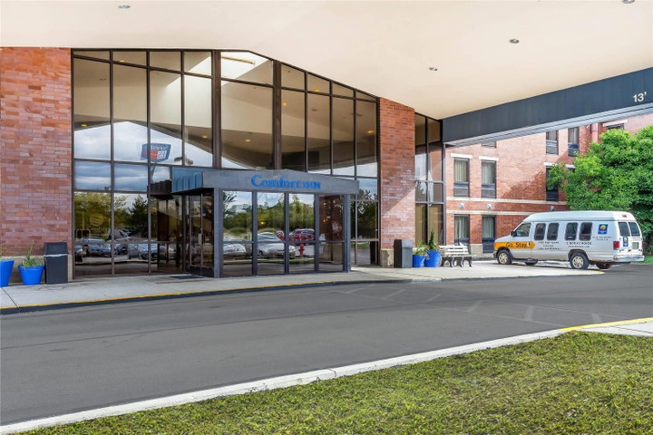 Comfort Inn Cleveland Airport - Brunswick