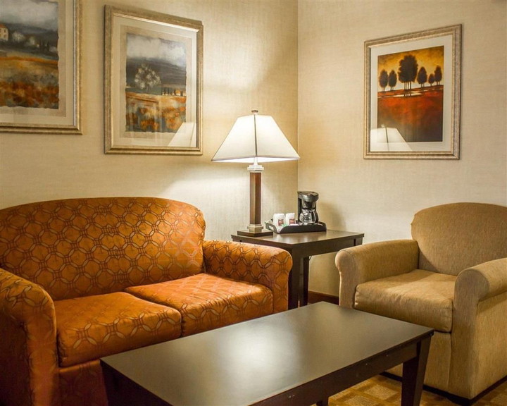 Comfort Suites Edinboro - Edinboro