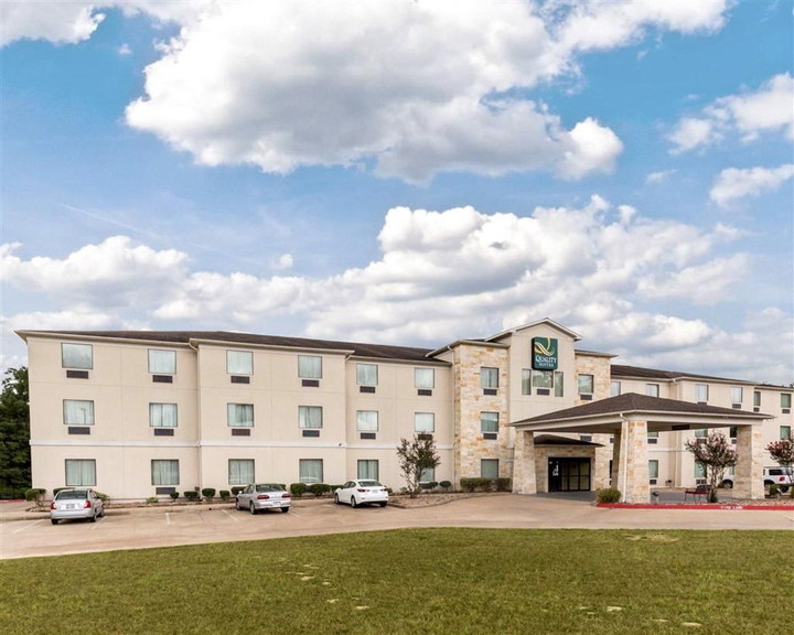 Quality Suites Huntsville Near University - Huntsville, TX