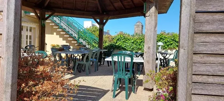 Hôtel Logis Le Prieuré - Locronan