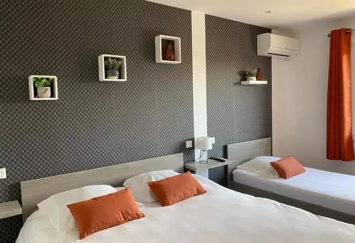 Logis Hotel Restaurant Le Kalliste - Hyères