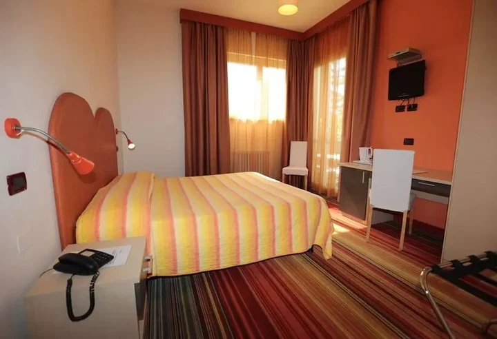 Hi Hotels Sirmione   Lakeview Pool - Sirmione