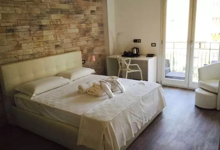 Hotel Vhome - Massa Lubrense