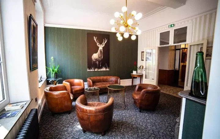 Hôtel Logis Hôtel & Restaurant Les Hauts De Montreuil - Montreuil
