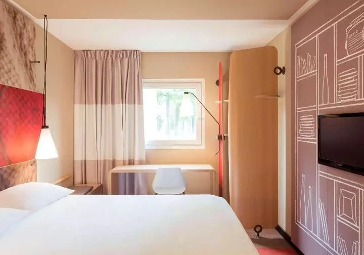 Hôtel Ibis Lyon Carre De Soie - Chassieu