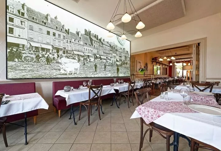 Hotel Contact Hôtel De La Gare Et Son Restaurant Côte à Côte - Autun