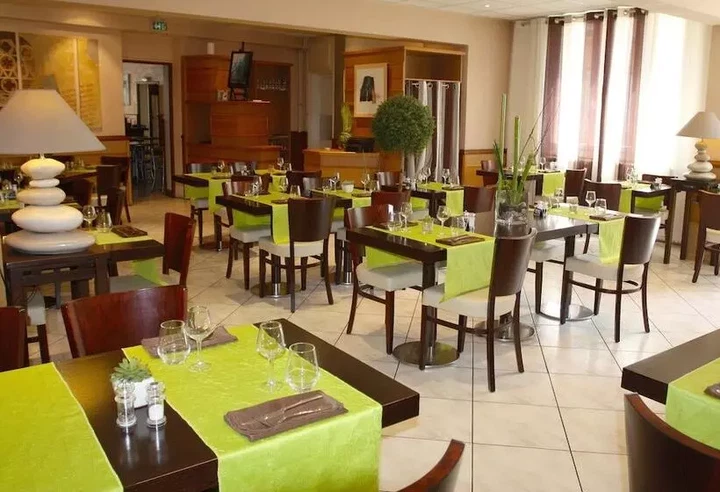 Hôtel Logis Hôtel Restaurant Du Midi   Rodez Centre - Rodez