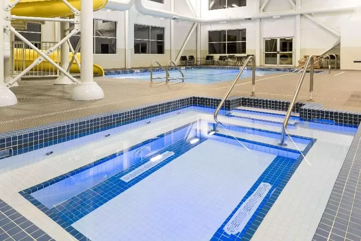 Hotel Ramada By Wyndham Revelstoke - Revelstoke