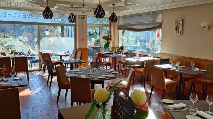 Hôtel Hôtel Spa & Restaurant ô Pervenches - Chambéry