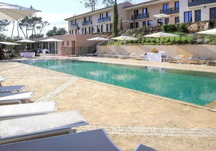 Hotel Mercure Brignoles Golf De Barbaroux & Spa - Brignoles