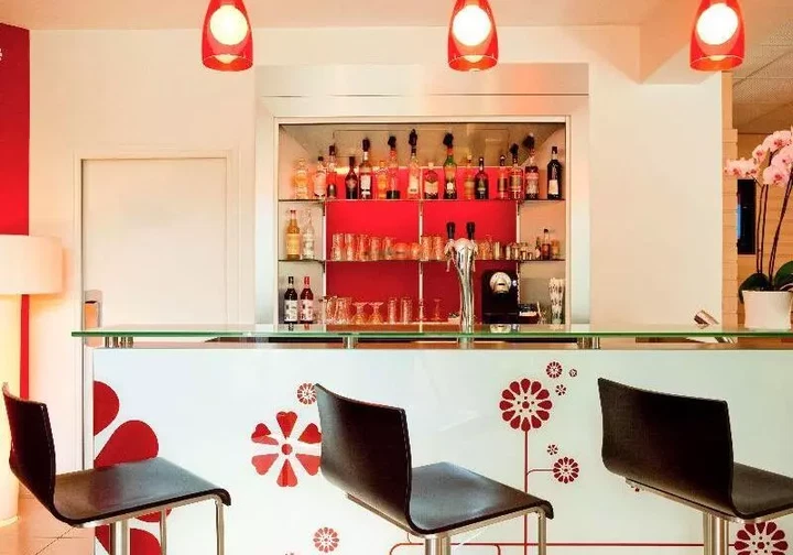 Hôtel Ibis Senlis - Senlis