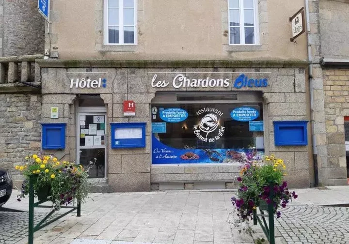 Hôtel Logis Hôtel Les Chardons Bleus Restaurant Le Bistrot De La Mer - Roscoff