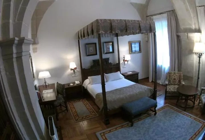 Parador De Santiago   Hostal Reis Catolicos - Santiago de Compostela