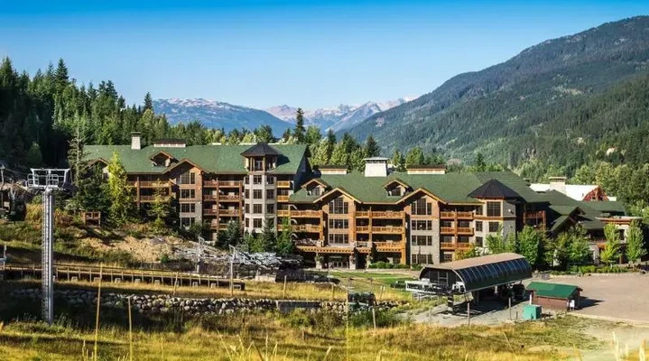 Hotel First Tracks Lodge, By Lodging Ovations - Whistler