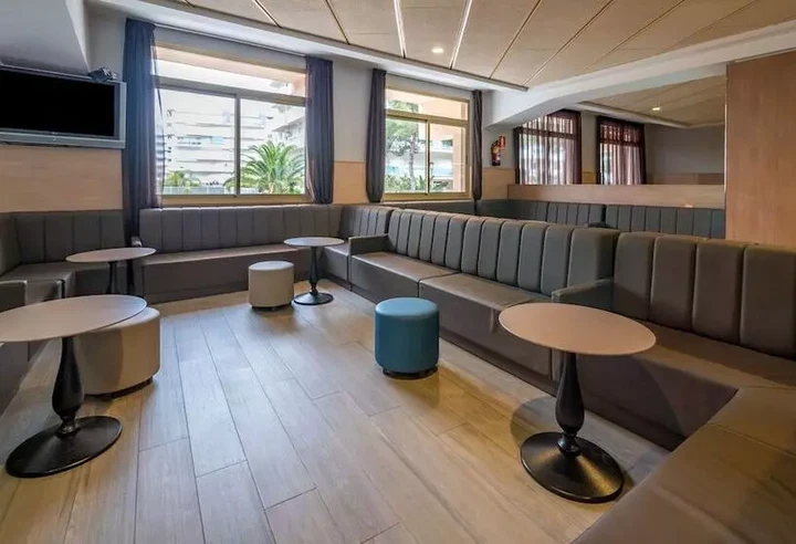 Golden Avenida Family Suites 4 - Salou