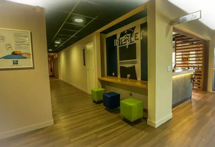 Hôtel Ibis Budget Saint Martin De Crau Porte De Camargue - Arles