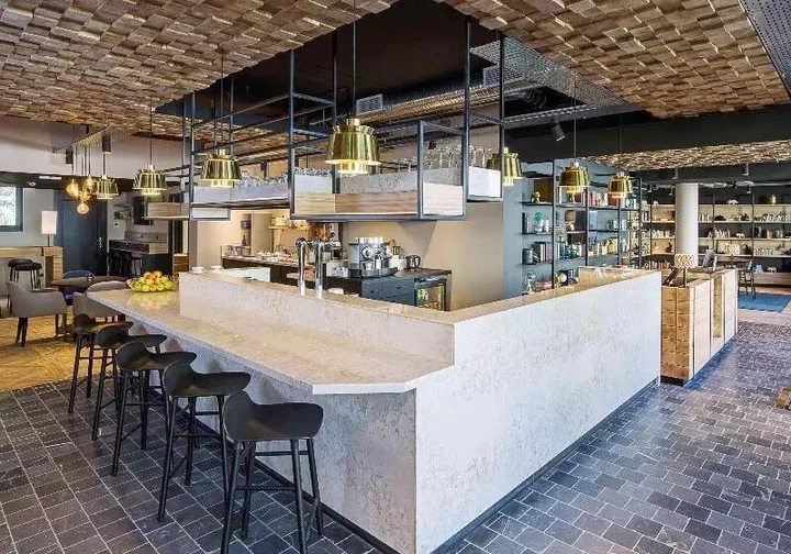 Hôtel Ibis Styles Laval Centre Gare - Laval, France