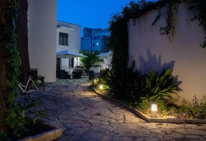 Bed And Breakfast Villa Domus Salento Suites & Rooms Con Parcheggio Privato In Loco - Lecce
