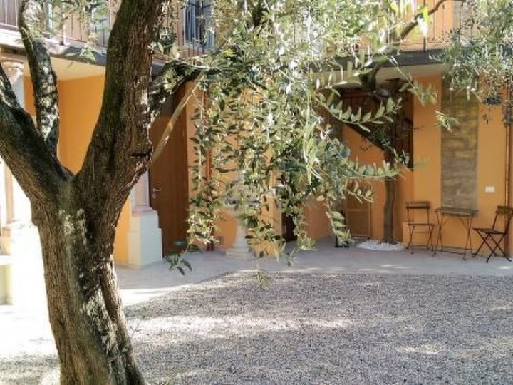 'Ca' Due Olivi' Mit Terrasse - Garda