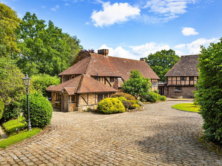 Sandhill Cottage With Hot Tub - West Sussex
