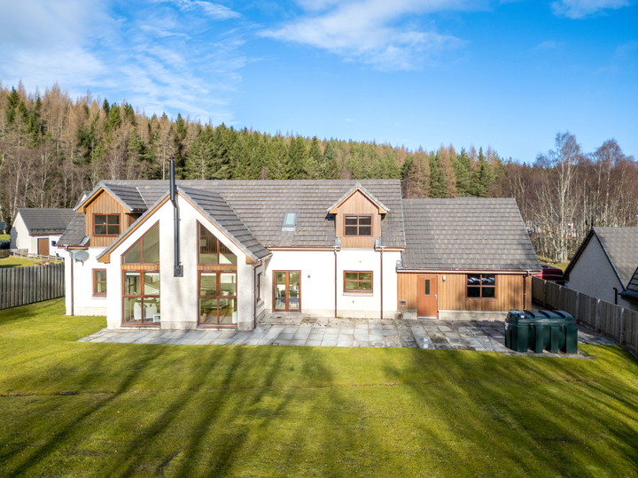 Pineways - Aviemore