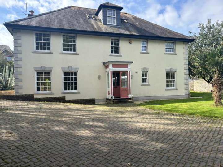 Nicely Tucked Away Cottage - Plymouth