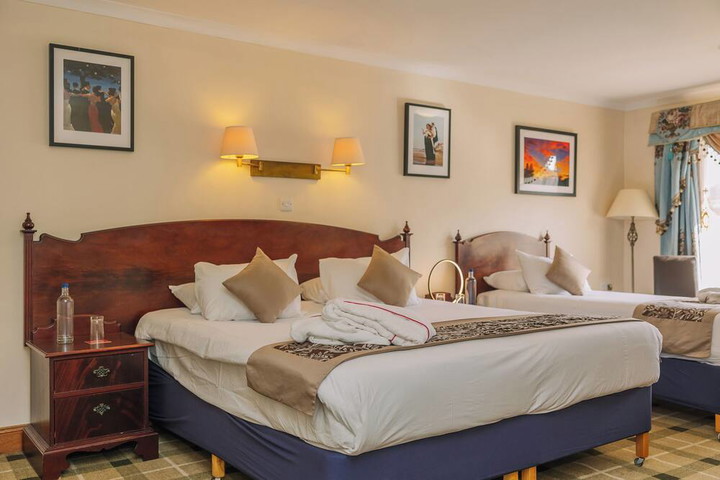 Exciting Family Getaway | 3 Spacious Rooms W/ Outdoor Space - Oban