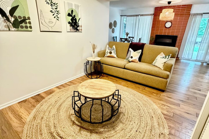 Modern Abbotsford Retreat | Private Suite Near Downtown | Sleeps 4 - Abbotsford