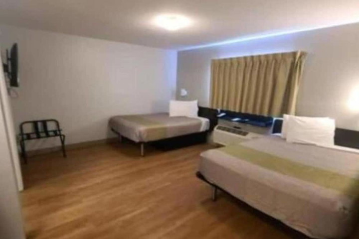 2 Full Beds | Non-smoking - Ashland, VA