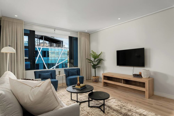 Light And Airy Apartment | City And Mountain Views - Cape Town