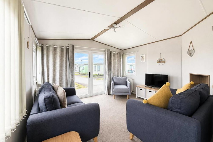 Stylish 4 Berth Caravan At Dovercourt Holiday Park Ref 44413a - Felixstowe