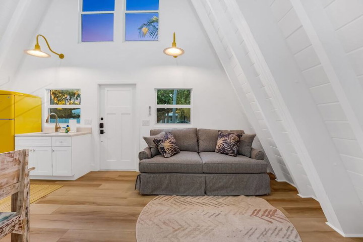 Iconic Anchor Inn A-frame Cottages - Sanibel Island, FL