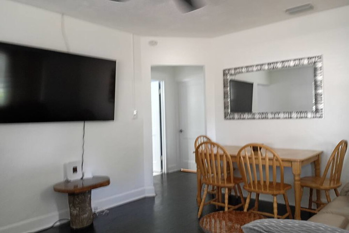 2-bedroom House In South Tampa With Wifi, Ac Hammocks Bikes And Pet Friendly! - Tampa, FL