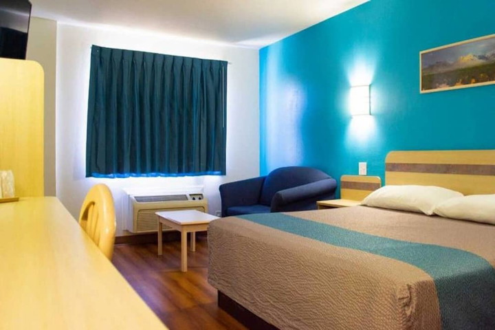 1 King Bed | Non-smoking - Las Cruces, NM