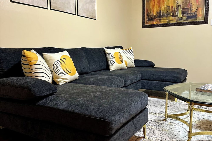 Cozy 3 Bedroom House In Southfield With Wifi Full Kitchen And Smart Tvs - 紹斯菲爾德
