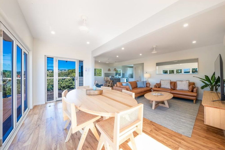 4 Bedroom Home  With Panoramic Ocean Views And Pool - Whitsundays