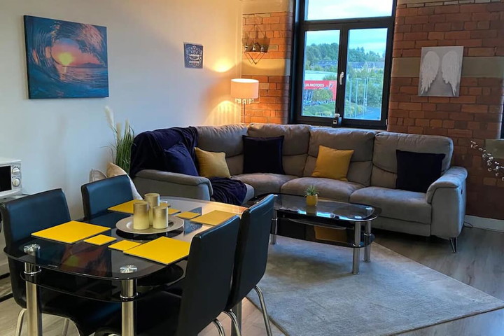 Long Stay Discounts - Luxury 2 Bed Duplex Apartment - Sleeps 6 - Bradford, United Kingdom