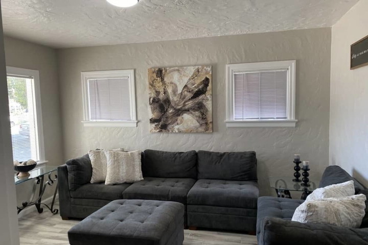 Cozy Cute Two Bedroom House - Salinas, CA