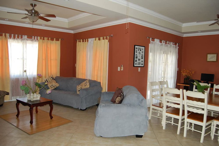 Beautiful Four Bedroom Villa-casa Del Sol Tobago, Ideal Location - Tobago