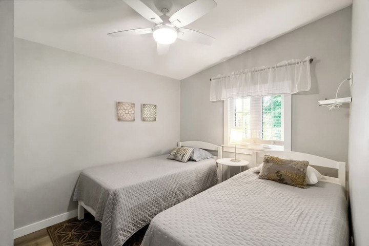 Private, Quiet, Family Friendly, 5 Min From Siesta Key - Sarasota, FL