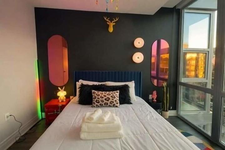U Street 2br | Immersive Lighting, Rooftop & Metro - Washington, DC
