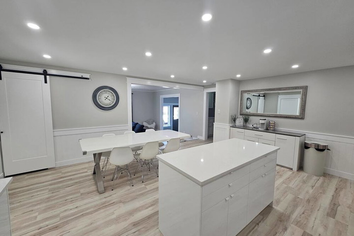 Stylish Stay In The Heart Of Kingston  Steps From The Waterfront - Kingston