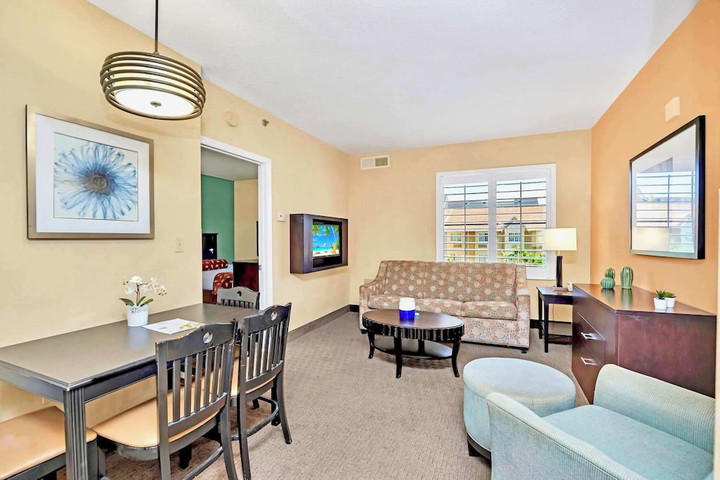 Apartment W Hot Tub, Pool - Near Universal Studios! - Orlando