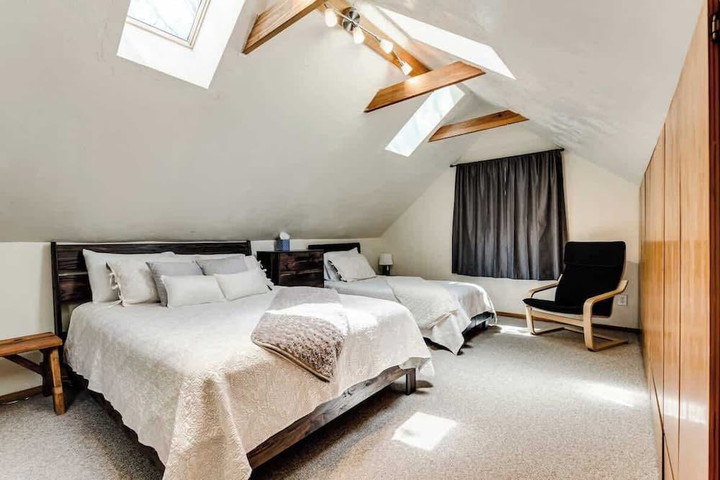 Cozy Loft Guesthouse  10 Min To Autzen - Eugene, OR