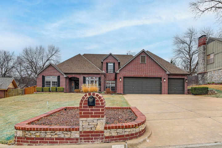 Pet-friendly Tulsa Escape W/ Private Hot Tub! - Tulsa, OK
