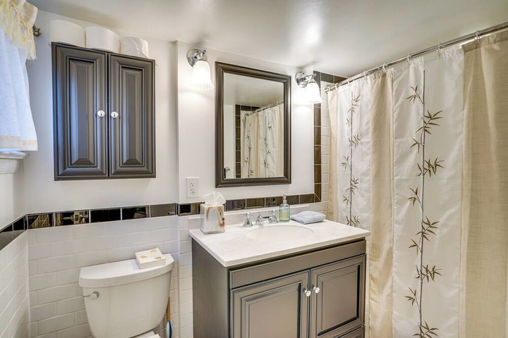Tranquil 1-bed Apt Sleeps 4 Overlooking Indian Creek Gorge W/ Wifi, Ac & Hot Tub - Fairfax, VA