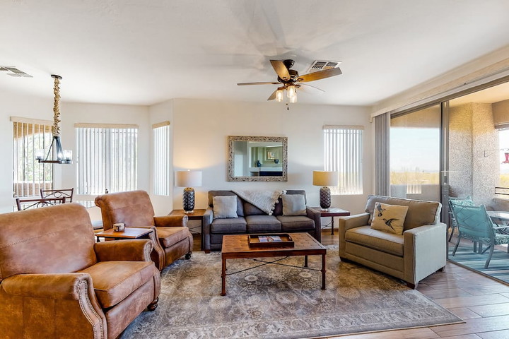Open & Bright Condo With Wifi, W/d, Pool, Hot Tub & Panoramic Views - Oro Valley, AZ
