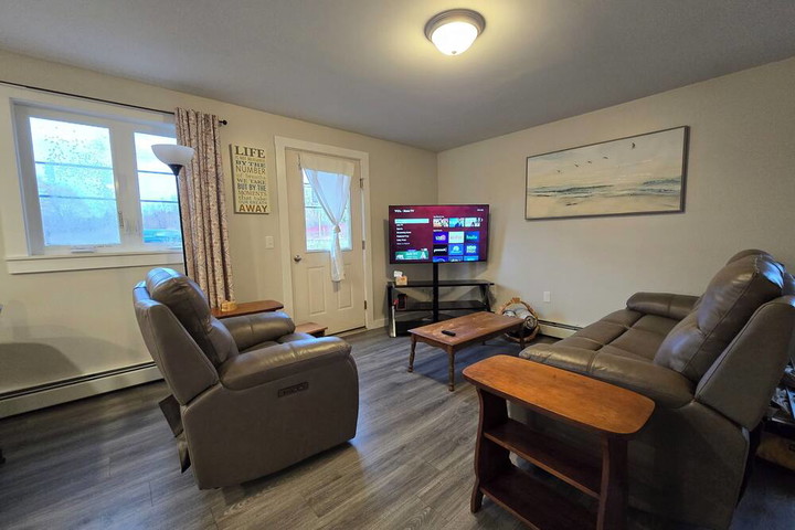 Bright 2-bedroom Apartment Near Downtown Thomaston - Rockland, ME