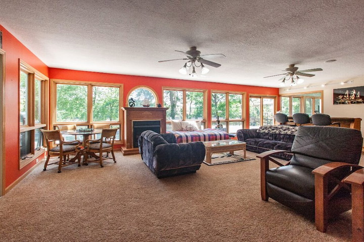 Enjoy Florida In Illinois; House On Island With Pool - Davenport, IA